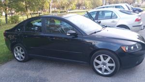 Melns Volvo S40 2004 Narva, ar dzinēja tilpumu 2.00 L un nobraukumu 0 tūkst. km par 2300 €, foto 5 vietnē AUTOMOTO.COM.LV