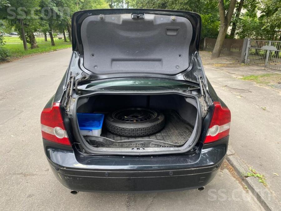 Черный Вольво С40 2004 в Рига, объемом двигателя 2.40 л и пробегом 350 тыс. км за 2500 €, фото 12 на AUTOMOTO.COM.LV