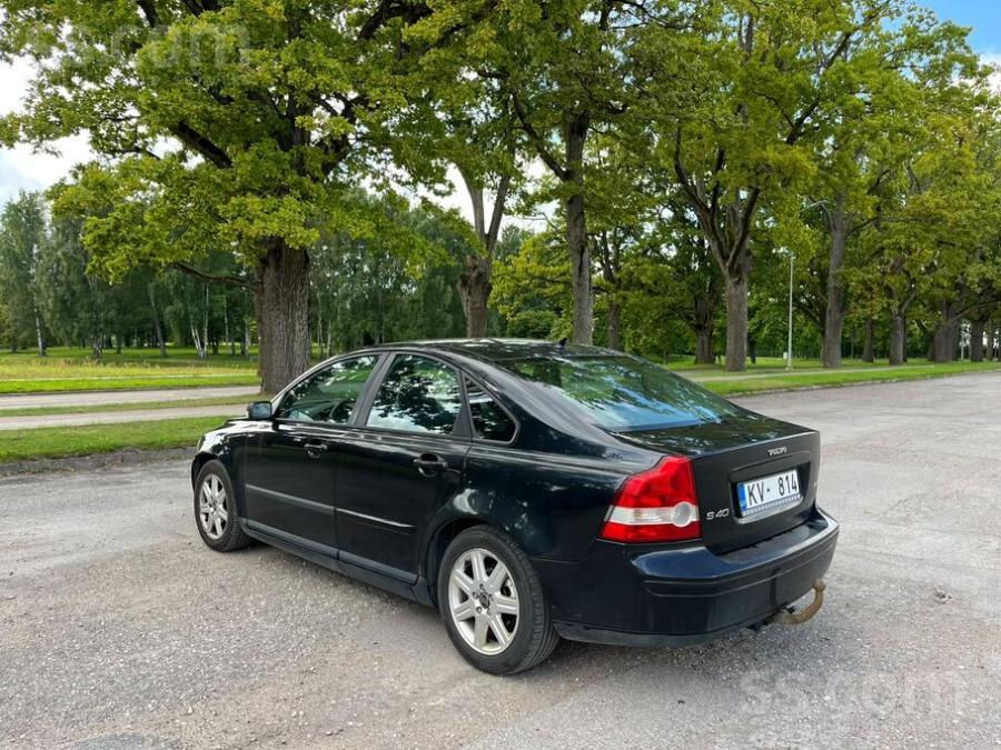 Melns Volvo S40 2004 Valmiera, ar dzinēja tilpumu 2.40 L un nobraukumu 403 tūkst. km par 1650 €, foto 5 vietnē AUTOMOTO.COM.LV