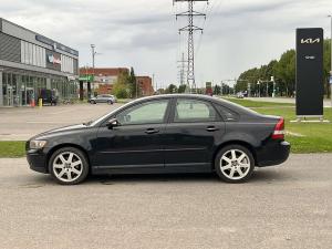 Melns Volvo S40 2004 Narva, ar dzinēja tilpumu 2.00 L un nobraukumu 297 tūkst. km par 1999 €, foto 5 vietnē AUTOMOTO.COM.LV