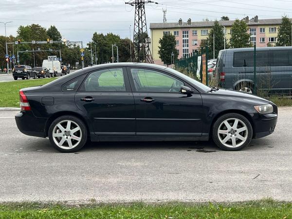Melns Volvo S40 2004 Narva, ar dzinēja tilpumu 2.00 L un nobraukumu 297 tūkst. km par 1999 €, foto 6 vietnē AUTOMOTO.COM.LV