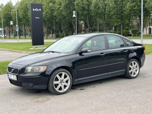 Melns Volvo S40 2004 Narva, ar dzinēja tilpumu 2.00 L un nobraukumu 297 tūkst. km par 1999 €, foto 12 vietnē AUTOMOTO.COM.LV