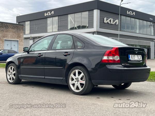 Вольво С40 2004 в Нарва на AUTOMOTO.COM.LV Черный Вольво С40 2004 в Нарва, объемом двигателя 2.00 л и пробегом 297 тыс. км за 1999 €, фото 8 на AUTOMOTO.COM.LV