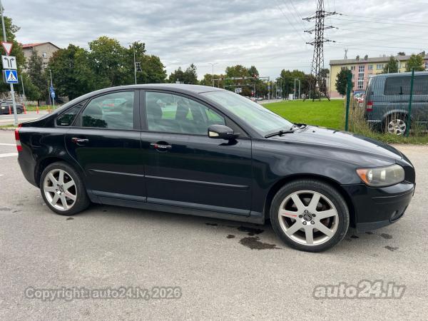 Вольво С40 2004 в Нарва на AUTOMOTO.COM.LV Черный Вольво С40 2004 в Нарва, объемом двигателя 2.00 л и пробегом 297 тыс. км за 1999 €, фото 10 на AUTOMOTO.COM.LV