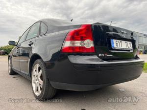Black Volvo S40 2004 in Narva, with an engine capacity of 2.00 L and mileage of 297 thousand km for 1999 €, photo 12 on AUTOMOTO.COM.LV