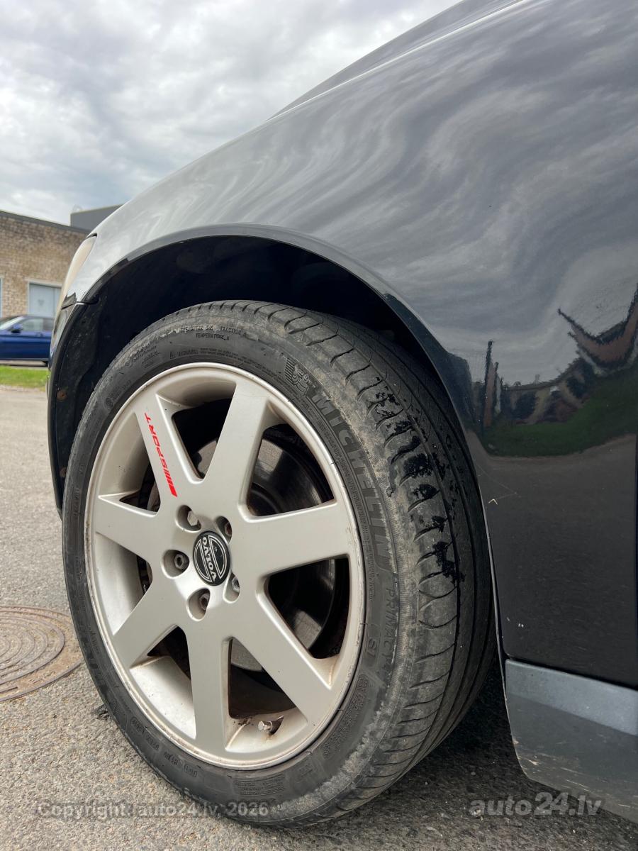 Black Volvo S40 2004 in Narva, with an engine capacity of 2.00 L and mileage of 297 thousand km for 1999 €, photo 14 on AUTOMOTO.COM.LV