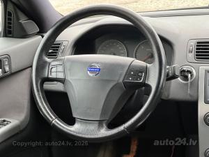 Black Volvo S40 2004 in Narva, with an engine capacity of 2.00 L and mileage of 297 thousand km for 1999 €, photo 17 on AUTOMOTO.COM.LV
