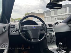 Black Volvo S40 2004 in Narva, with an engine capacity of 2.00 L and mileage of 297 thousand km for 1999 €, photo 20 on AUTOMOTO.COM.LV