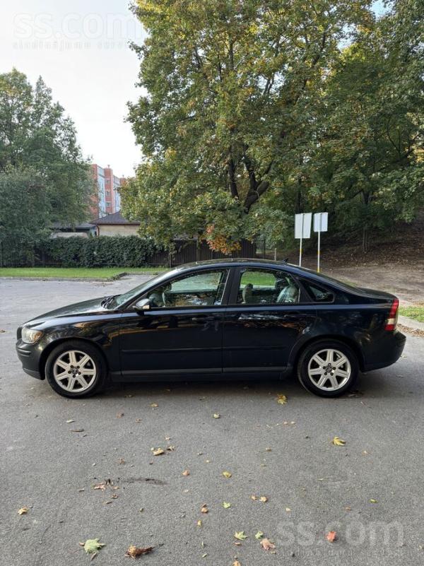 Melns Volvo S40 2004 Rīga, ar dzinēja tilpumu 2.00 L un nobraukumu 410 tūkst. km par 960 €, foto 5 vietnē AUTOMOTO.COM.LV