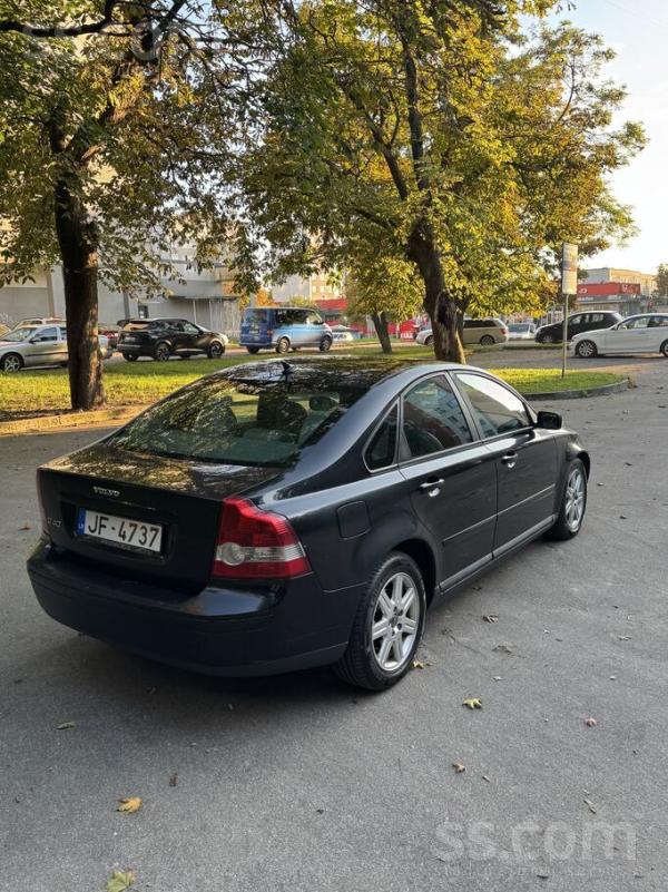 Melns Volvo S40 2004 Rīga, ar dzinēja tilpumu 2.00 L un nobraukumu 410 tūkst. km par 960 €, foto 8 vietnē AUTOMOTO.COM.LV