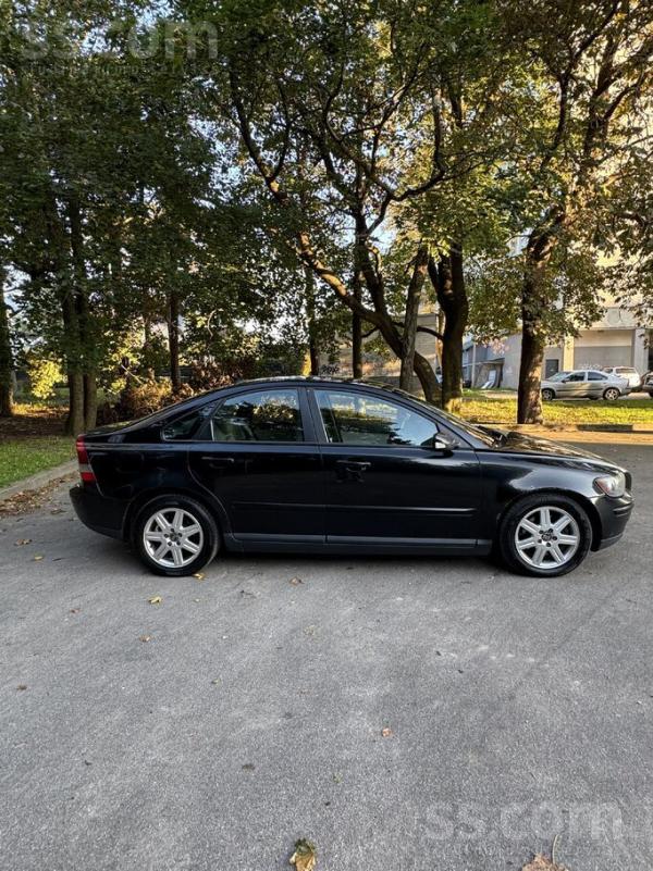 Melns Volvo S40 2004 Rīga, ar dzinēja tilpumu 2.00 L un nobraukumu 410 tūkst. km par 960 €, foto 9 vietnē AUTOMOTO.COM.LV