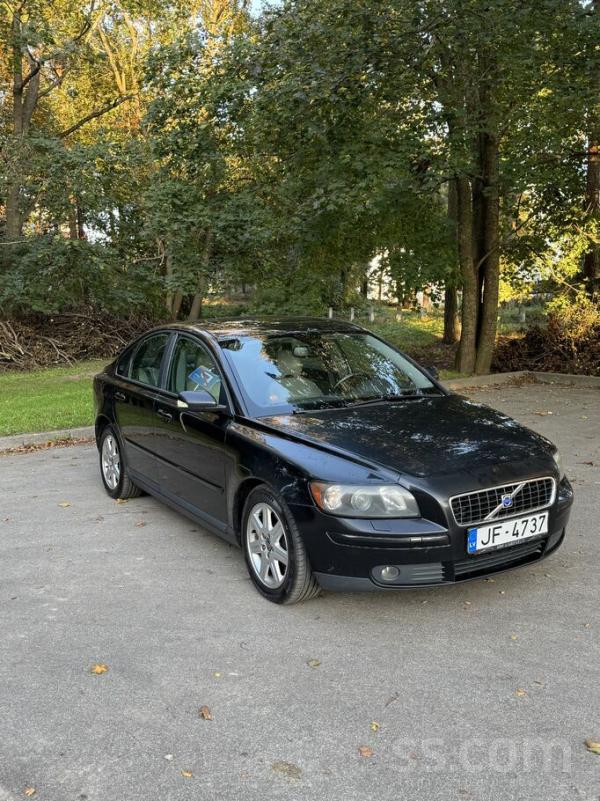 Melns Volvo S40 2004 Rīga, ar dzinēja tilpumu 2.00 L un nobraukumu 410 tūkst. km par 960 €, foto 10 vietnē AUTOMOTO.COM.LV