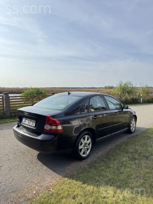Черный Вольво С40 2004 в Рига, объемом двигателя 2.00 л и пробегом 410 тыс. км за 950 €, фото 7 на AUTOMOTO.COM.LV