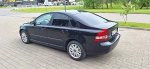 Black Volvo S40 2005 in Dobele, with an engine capacity of 2.00 L and mileage of 377 thousand km for 3900 €, photo 5 on AUTOMOTO.COM.LV