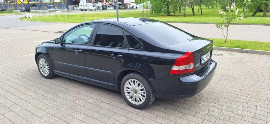 Black Volvo S40 2005 in Dobele, with an engine capacity of 2.00 L and mileage of 377 thousand km for 3900 €, photo 5 on AUTOMOTO.COM.LV