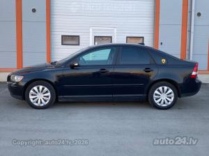 Black Volvo S40 2005 in Tartu, with an engine capacity of 2.40 L and mileage of 422 thousand km for 2790 €, photo 3 on AUTOMOTO.COM.LV