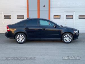 Black Volvo S40 2005 in Tartu, with an engine capacity of 2.40 L and mileage of 422 thousand km for 2790 €, photo 4 on AUTOMOTO.COM.LV