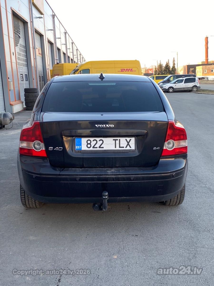 Black Volvo S40 2005 in Tartu, with an engine capacity of 2.40 L and mileage of 422 thousand km for 2790 €, photo 8 on AUTOMOTO.COM.LV