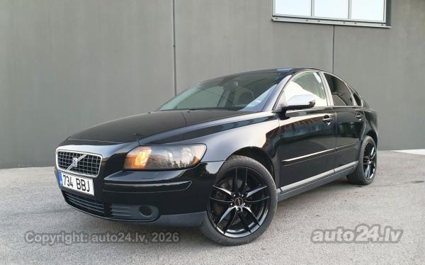 Black Volvo S40 2005 in Tallinn, with an engine capacity of 2.50 L and mileage of 365 thousand km for 3999 €, photo 1 on AUTOMOTO.COM.LV