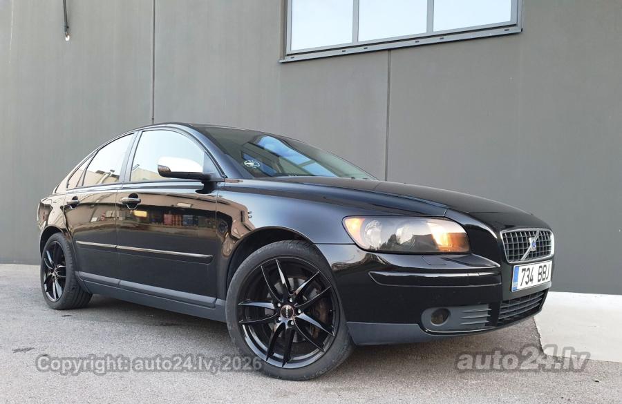 Melns Volvo S40 2005 Tallina, ar dzinēja tilpumu 2.50 L un nobraukumu 365 tūkst. km par 3999 €, foto 3 vietnē AUTOMOTO.COM.LV
