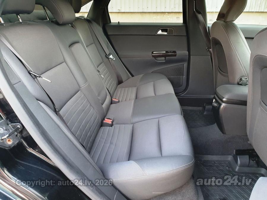 Melns Volvo S40 2005 Tallina, ar dzinēja tilpumu 2.50 L un nobraukumu 365 tūkst. km par 3999 €, foto 8 vietnē AUTOMOTO.COM.LV