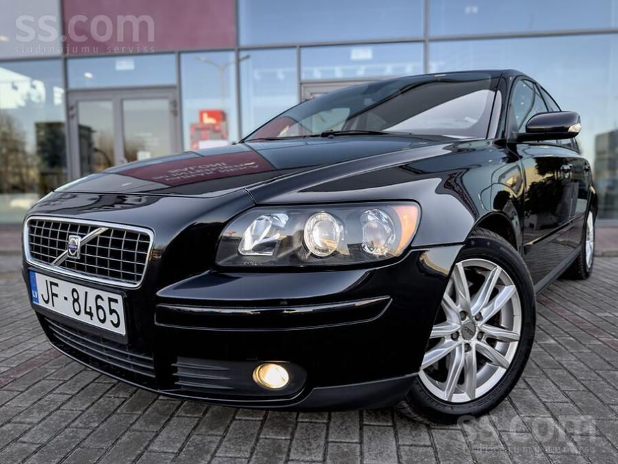 Melns Volvo S40 2005 Rīga, ar dzinēja tilpumu 2.00 L un nobraukumu 232 tūkst. km par 2950 €, foto 3 vietnē AUTOMOTO.COM.LV