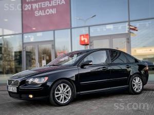 Melns Volvo S40 2005 Rīga, ar dzinēja tilpumu 2.00 L un nobraukumu 232 tūkst. km par 2950 €, foto 4 vietnē AUTOMOTO.COM.LV