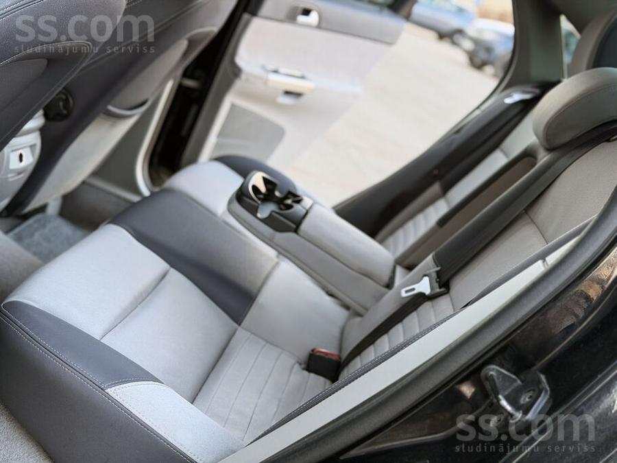 Melns Volvo S40 2005 Rīga, ar dzinēja tilpumu 2.00 L un nobraukumu 232 tūkst. km par 2950 €, foto 13 vietnē AUTOMOTO.COM.LV