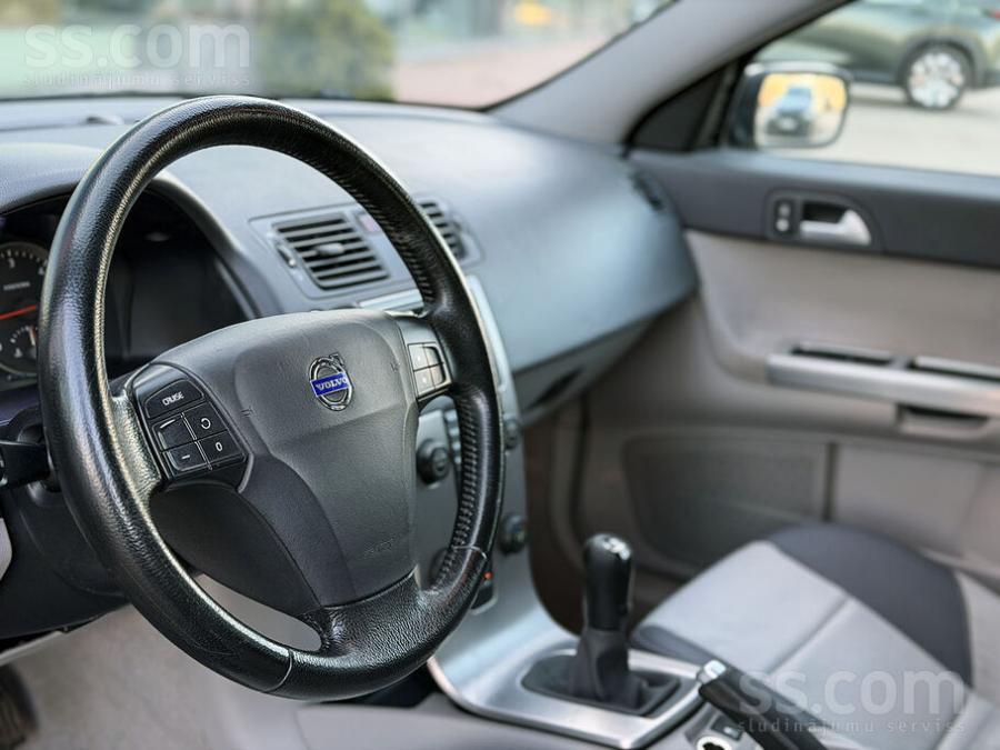 Melns Volvo S40 2005 Rīga, ar dzinēja tilpumu 2.00 L un nobraukumu 232 tūkst. km par 2950 €, foto 20 vietnē AUTOMOTO.COM.LV