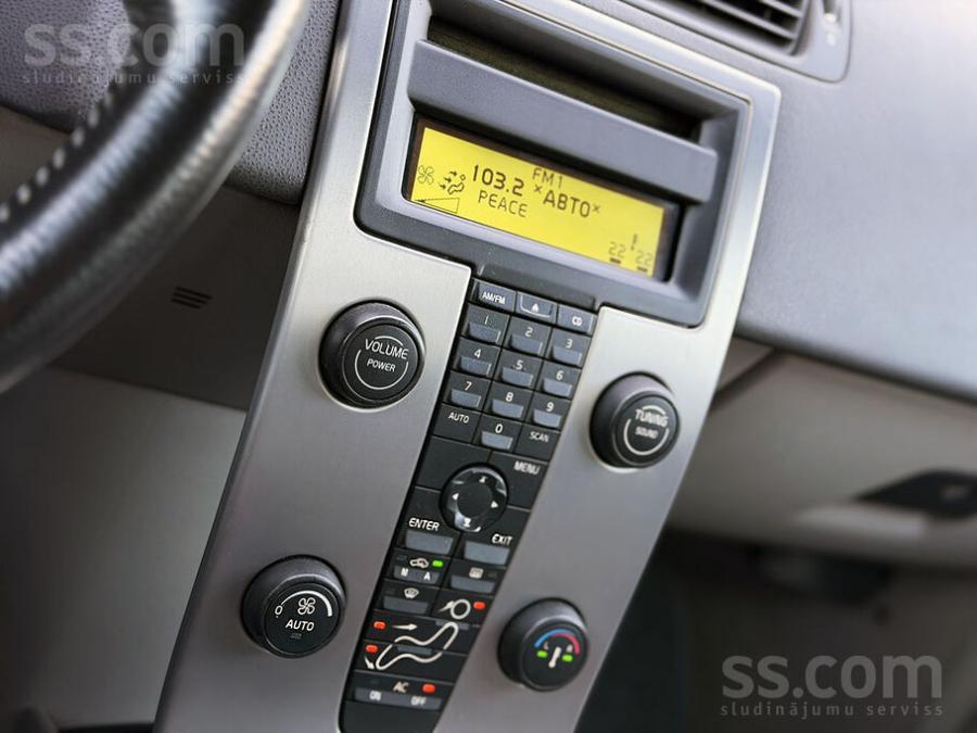 Melns Volvo S40 2005 Rīga, ar dzinēja tilpumu 2.00 L un nobraukumu 232 tūkst. km par 2950 €, foto 23 vietnē AUTOMOTO.COM.LV