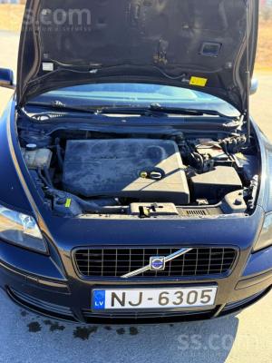 Melns Volvo S40 2005 Jēkabpils, ar dzinēja tilpumu 2.00 L un nobraukumu 326 tūkst. km par 1900 €, foto 6 vietnē AUTOMOTO.COM.LV