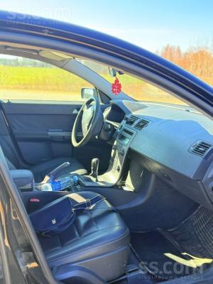 Melns Volvo S40 2005 Jēkabpils, ar dzinēja tilpumu 2.00 L un nobraukumu 326 tūkst. km par 1900 €, foto 7 vietnē AUTOMOTO.COM.LV