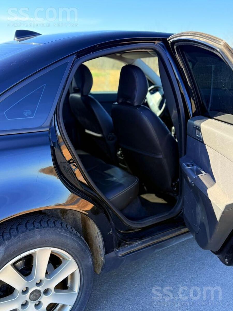 Melns Volvo S40 2005 Jēkabpils, ar dzinēja tilpumu 2.00 L un nobraukumu 326 tūkst. km par 1900 €, foto 8 vietnē AUTOMOTO.COM.LV
