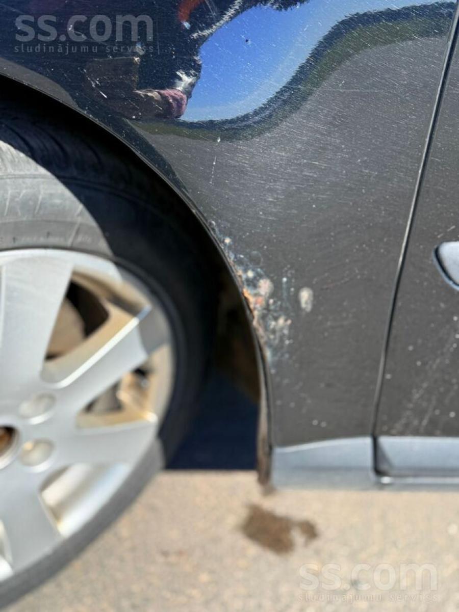 Melns Volvo S40 2005 Jēkabpils, ar dzinēja tilpumu 2.00 L un nobraukumu 326 tūkst. km par 1900 €, foto 9 vietnē AUTOMOTO.COM.LV