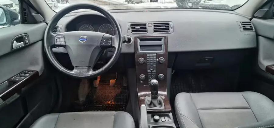 Melns Volvo S40 2005 Valmiera, ar dzinēja tilpumu 2.40 L un nobraukumu 177 tūkst. km par 2100 €, foto 8 vietnē AUTOMOTO.COM.LV