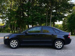 Black Volvo S40 2005 in Talsi, with an engine capacity of 1.60 L and mileage of 212 thousand km for 790 €, photo 3 on AUTOMOTO.COM.LV