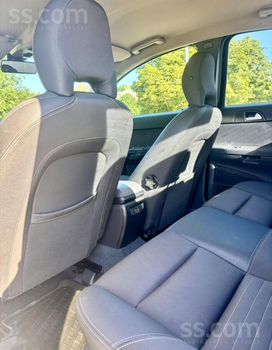 Black Volvo S40 2005 in Talsi, with an engine capacity of 1.60 L and mileage of 212 thousand km for 790 €, photo 11 on AUTOMOTO.COM.LV