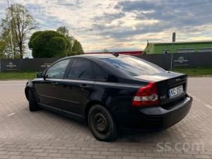 Черный Вольво С40 2005 в Рига, объемом двигателя 2.00 л и пробегом 290 тыс. км за 1600 €, фото 3 на AUTOMOTO.COM.LV