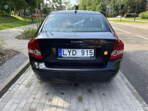 Melns Volvo S40 2005 Viļņa, ar dzinēja tilpumu 2.44 L un nobraukumu 300 tūkst. km par 1600 €, foto 5 vietnē AUTOMOTO.COM.LV