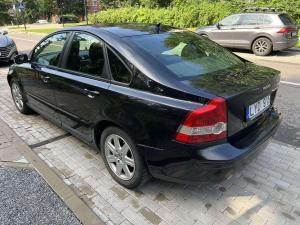 Melns Volvo S40 2005 Viļņa, ar dzinēja tilpumu 2.44 L un nobraukumu 300 tūkst. km par 1600 €, foto 6 vietnē AUTOMOTO.COM.LV