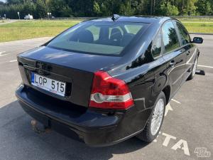Melns Volvo S40 2005 Kauņa, ar dzinēja tilpumu 1.60 L un nobraukumu 300 tūkst. km par 2000 €, foto 10 vietnē AUTOMOTO.COM.LV
