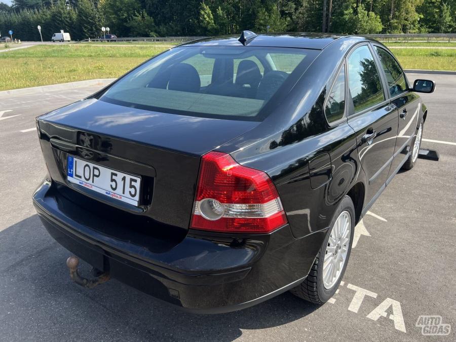 Melns Volvo S40 2005 Kauņa, ar dzinēja tilpumu 1.60 L un nobraukumu 300 tūkst. km par 2000 €, foto 10 vietnē AUTOMOTO.COM.LV
