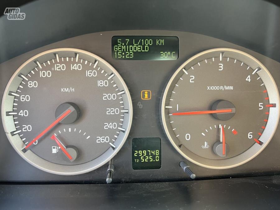 Melns Volvo S40 2005 Kauņa, ar dzinēja tilpumu 1.60 L un nobraukumu 300 tūkst. km par 2000 €, foto 16 vietnē AUTOMOTO.COM.LV