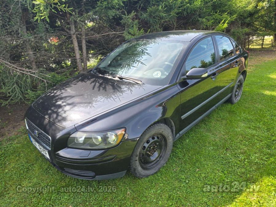 Black Volvo S40 2005 in Tallinn, with an engine capacity of 1.80 L and mileage of 210 thousand km for 2500 €, photo 1 on AUTOMOTO.COM.LV