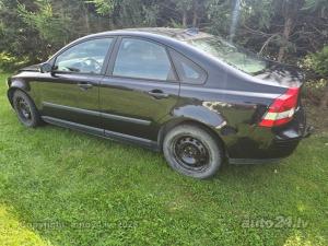 Black Volvo S40 2005 in Tallinn, with an engine capacity of 1.80 L and mileage of 210 thousand km for 2500 €, photo 3 on AUTOMOTO.COM.LV