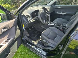Black Volvo S40 2005 in Tallinn, with an engine capacity of 1.80 L and mileage of 210 thousand km for 2500 €, photo 5 on AUTOMOTO.COM.LV