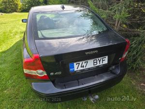 Black Volvo S40 2005 in Tallinn, with an engine capacity of 1.80 L and mileage of 210 thousand km for 2500 €, photo 7 on AUTOMOTO.COM.LV