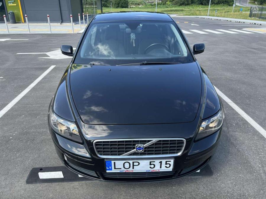 Melns Volvo S40 2005 Kauņa, ar dzinēja tilpumu 1.56 L un nobraukumu 300 tūkst. km par 1600 €, foto 5 vietnē AUTOMOTO.COM.LV