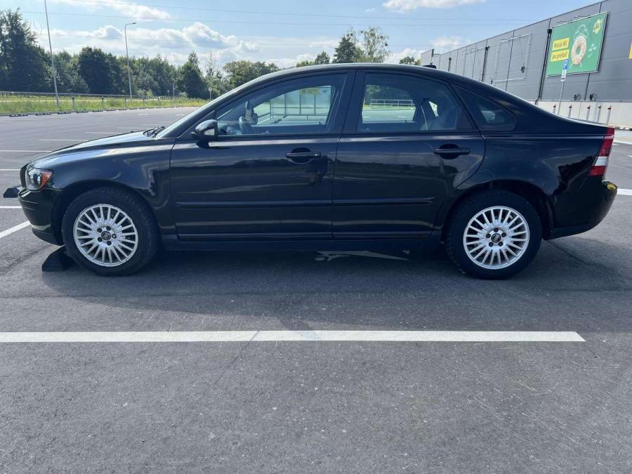 Melns Volvo S40 2005 Kauņa, ar dzinēja tilpumu 1.56 L un nobraukumu 300 tūkst. km par 1600 €, foto 7 vietnē AUTOMOTO.COM.LV