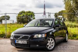 Black Volvo S40 2005 in Riga, with an engine capacity of 2.40 L and mileage of 293 thousand km for 2790 €, photo  on AUTOMOTO.COM.LV